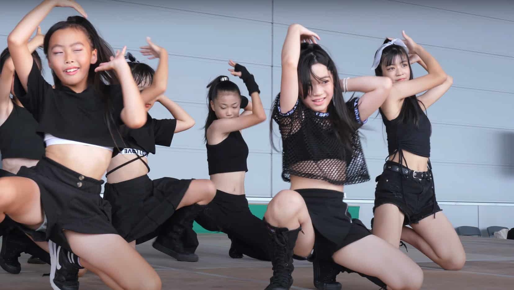 【4K動画】めちゃ可愛いJS＆JC＆JKのセクシーダンス！胸チラとパンチラが楽しめます！ | エローワーク～エロいyoutubeの無料案内所～